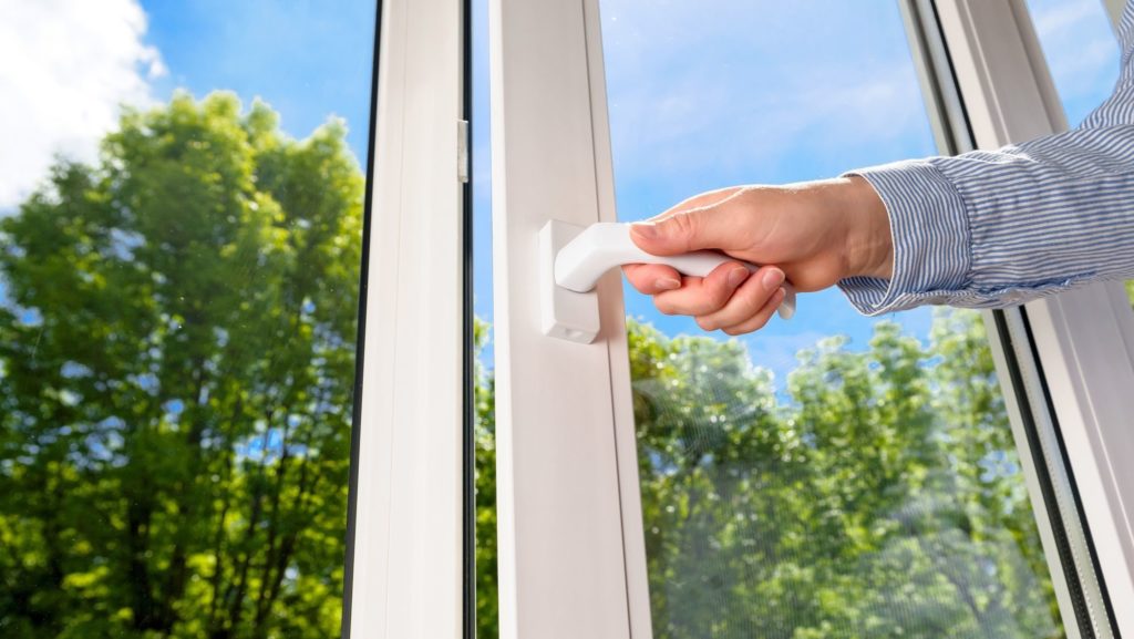 От чего зависит стоимость пластикового окна? (1 часть)